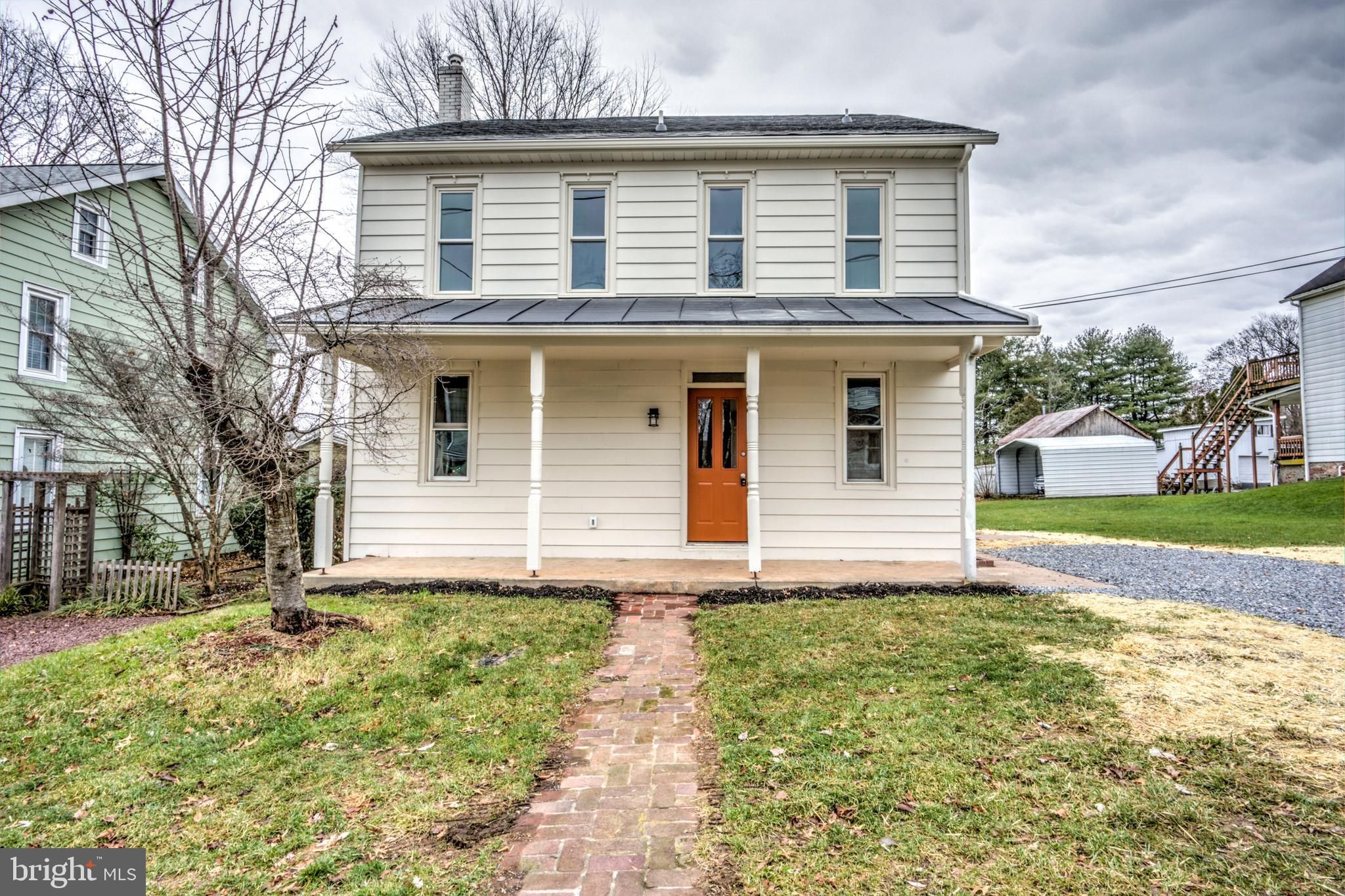 960 Maple St, Lititz, PA 17543 - See Est. Value, Schools & More