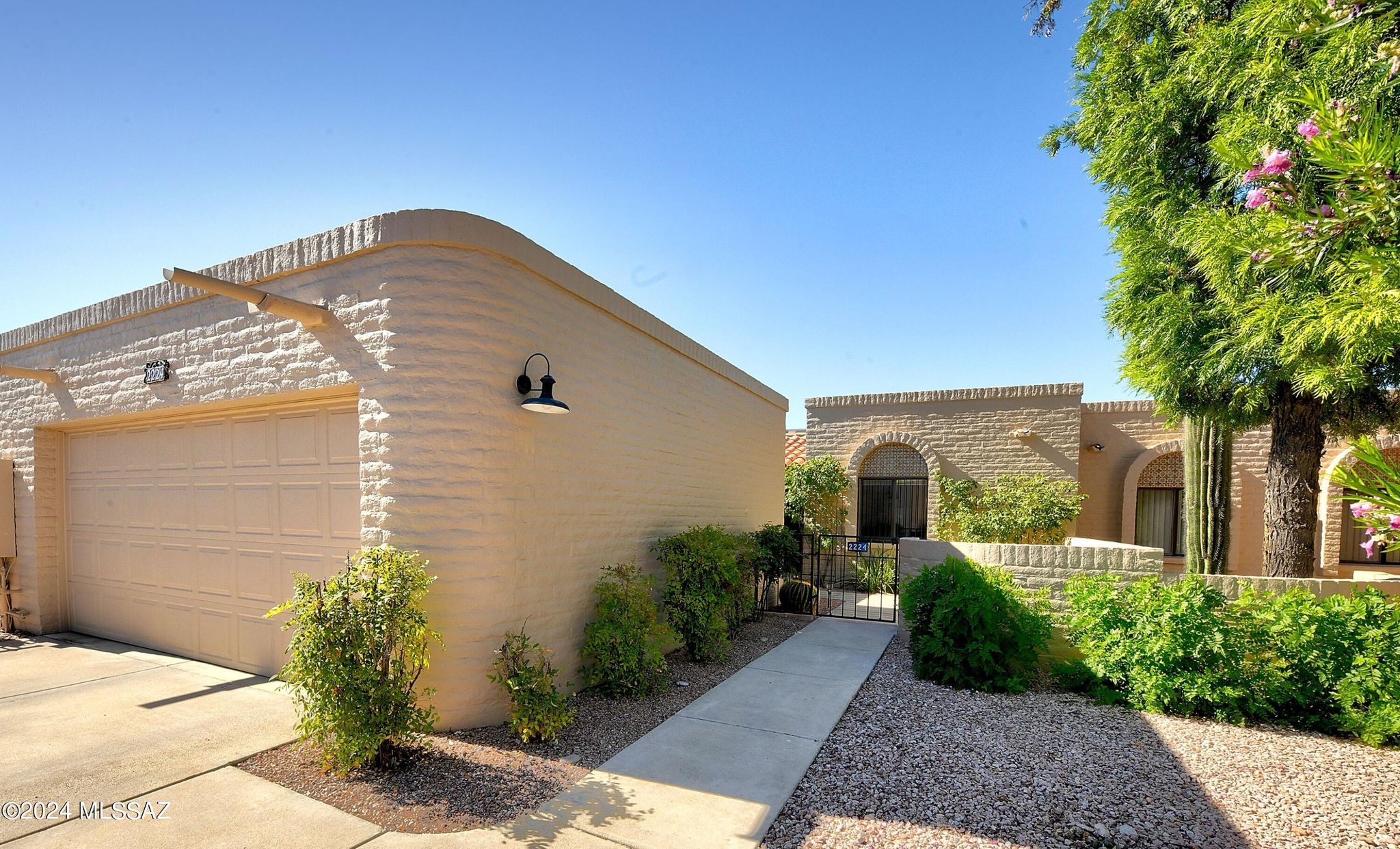 2224 E Camino Rio, Tucson, AZ 85718 - See Est. Value, Schools & More