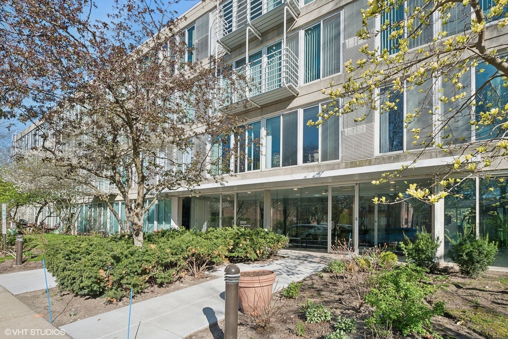 2555 Gross Point Rd #412, Evanston, IL 60201 - See Est. Value, Schools ...