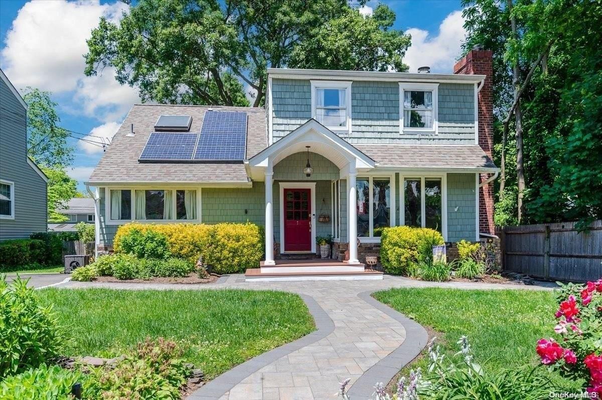 7 Bialla Place, Halesite, NY 11743 - See Est. Value, Schools & More