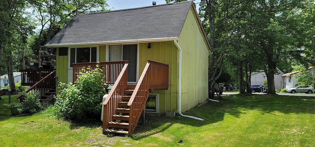 8 James Pl, Kiamesha Lake, NY 12751 - See Est. Value, Schools & More