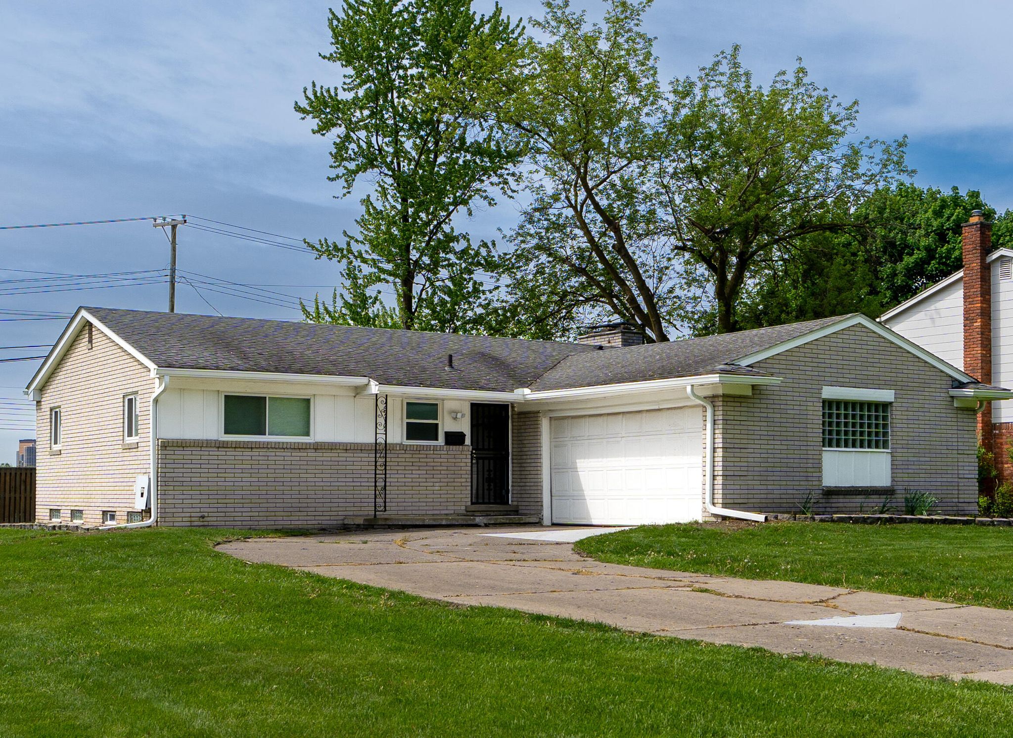 29105 Southgate Dr, Southfield, MI 48076 - See Est. Value, Schools & More