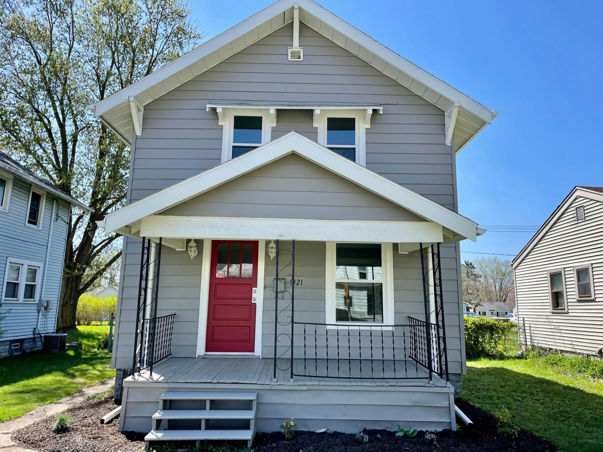 1921 Spring St, Fort Wayne, IN 46808 - See Est. Value, Schools & More