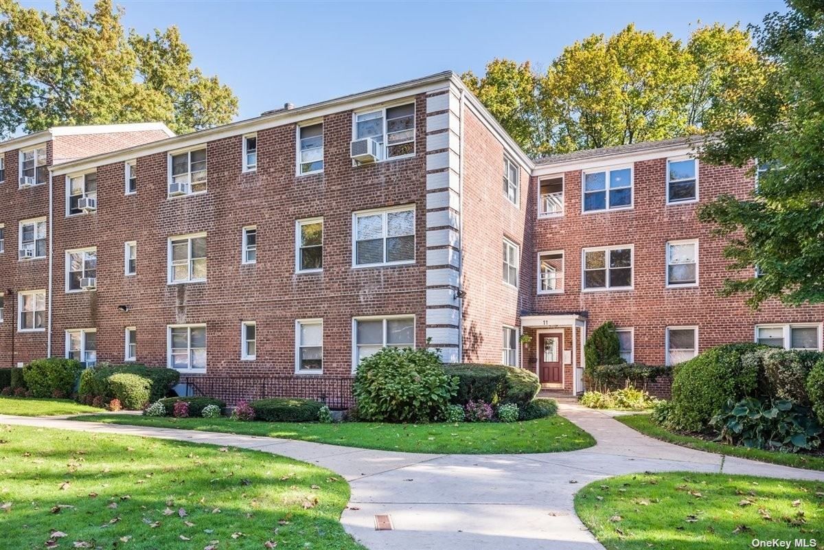 11 Edwards Street UNIT 2C, Roslyn Heights, NY 11577 - See Estimated Value