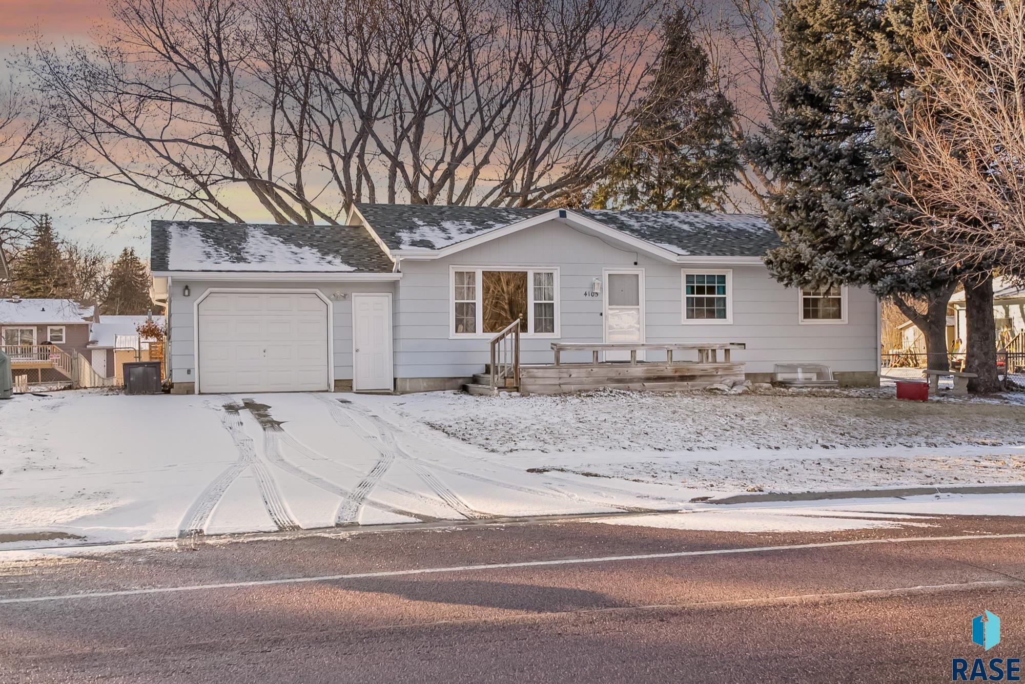 4105 S Holbrook Ave, Sioux Falls, SD 57106 - See Est. Value, Schools & More