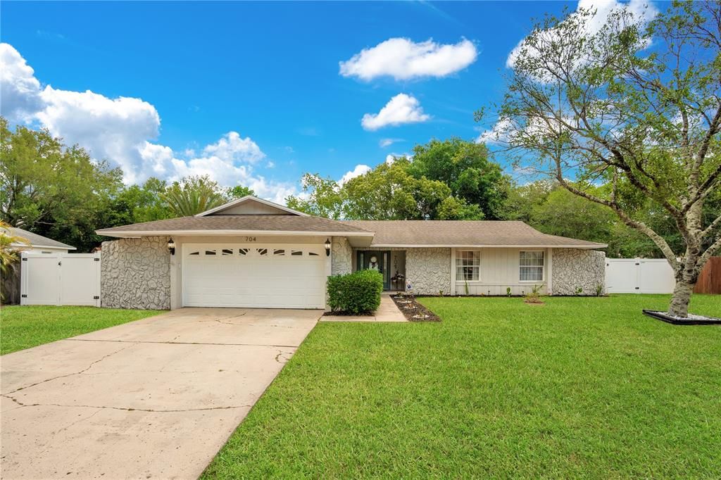 704 Vandergrift Dr, Ocoee, FL 34761 - See Est. Value, Schools & More