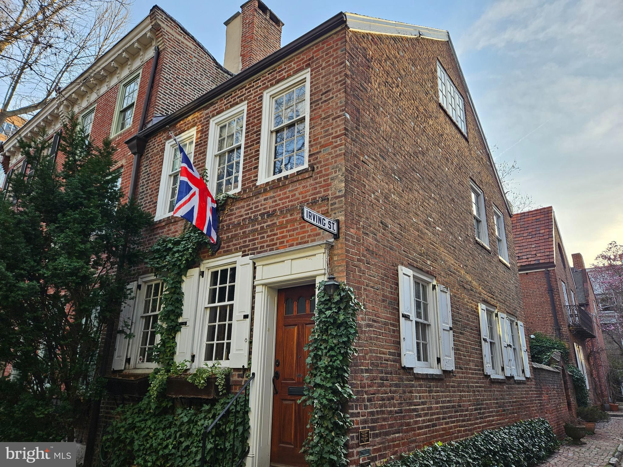 243 S Quince St, Philadelphia, PA 19107 - See Est. Value, Schools & More