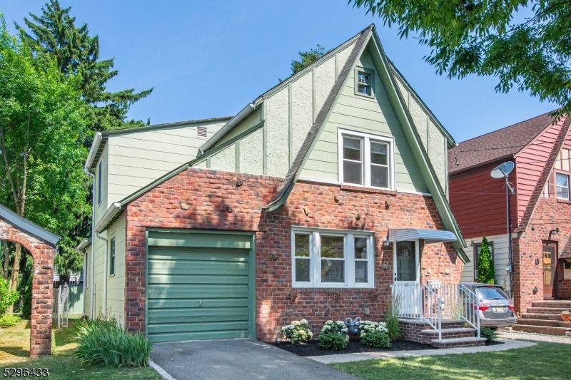 29 Overlook Terrace, Bloomfield, NJ 07003 - See Est. Value, Schools & More