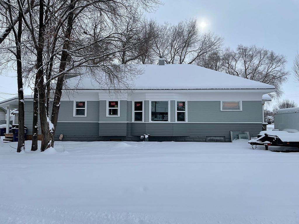 1062 Blue Lakes Blvd, Twin Falls, ID 83301 - See Est. Value, Schools & More