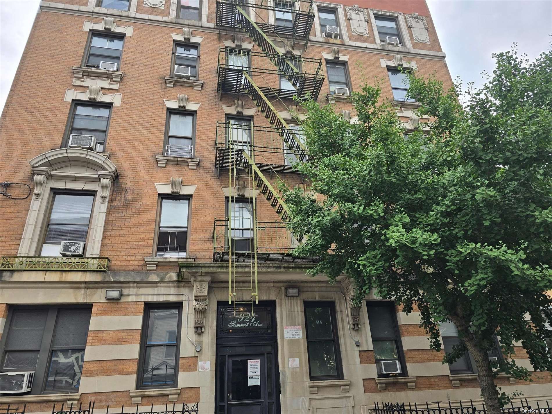 924 Summit Avenue UNIT 1B, Bronx, NY 10452 | MLS# 3566181 | Trulia