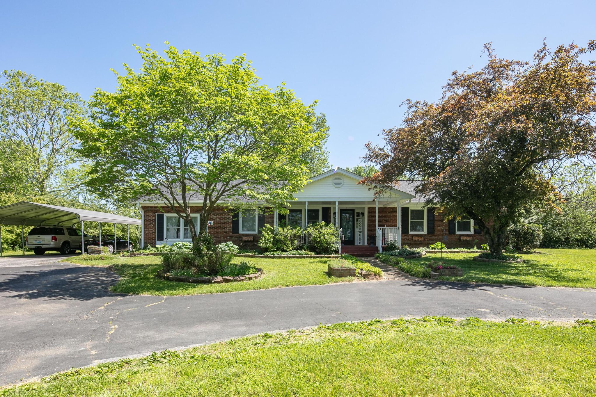 1716 Keene Troy Pike, Versailles, KY 40383 - See Est. Value, Schools & More