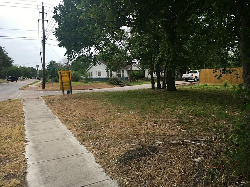 8230 Scott St, Houston, TX 77051 - See Est. Value, Schools & More