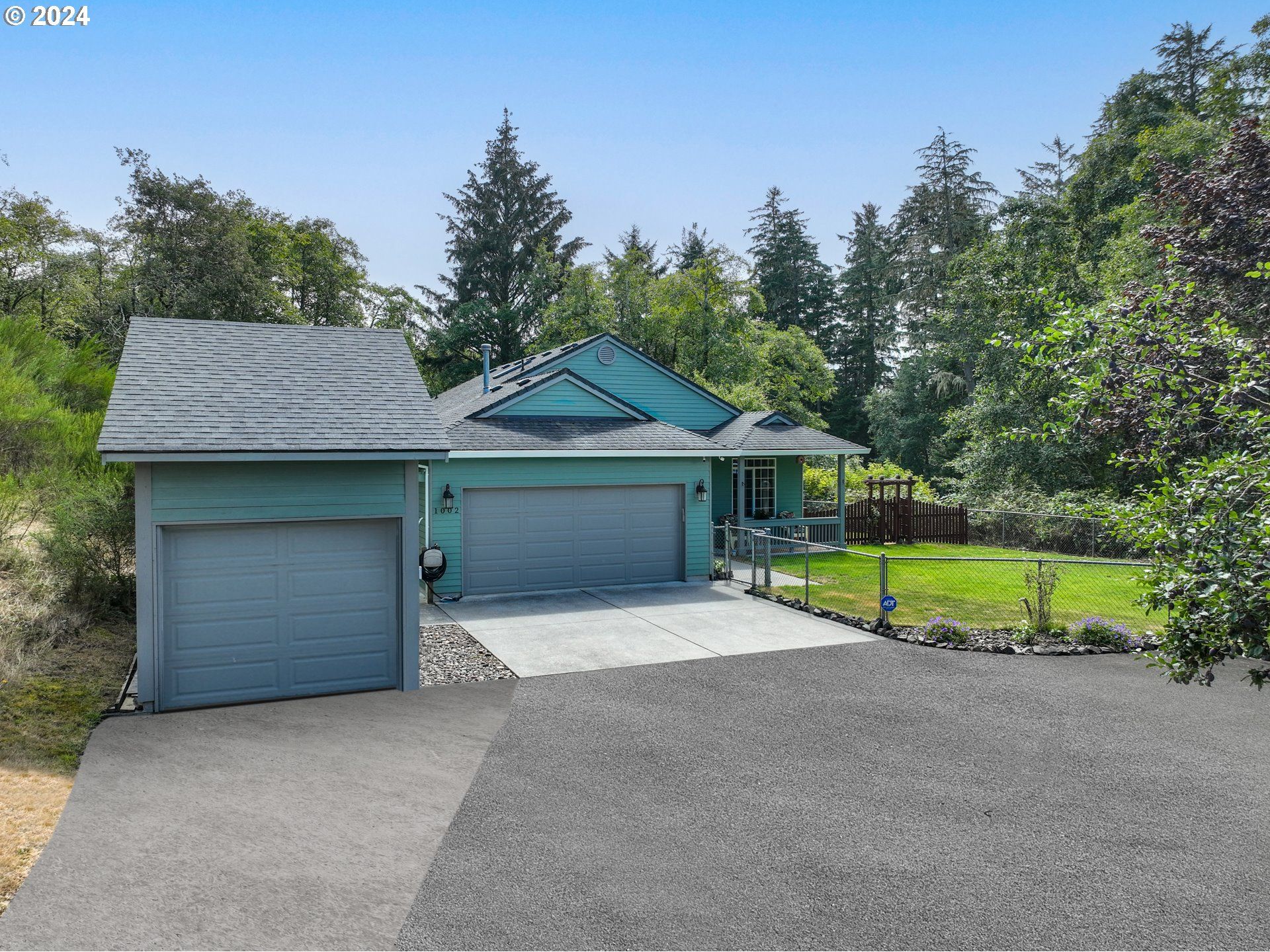 1002 SW 9th St, Warrenton, OR 97146 - See Est. Value, Schools & More