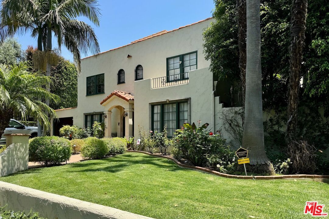 834 Keniston Ave, Los Angeles, CA 90005 - See Est. Value, Schools & More