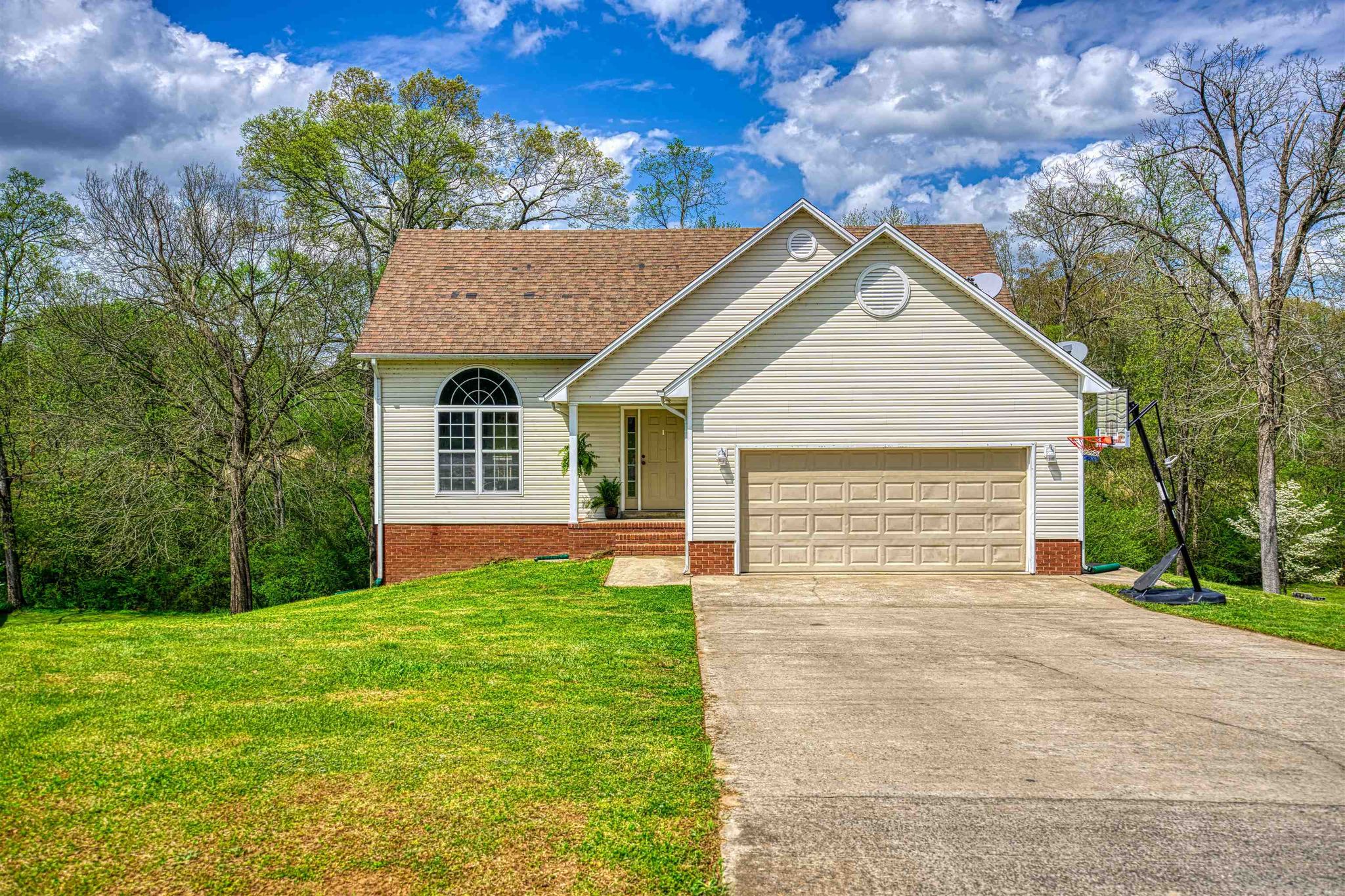 75 Blue Heron Dr, Killen, AL 35645 - See Est. Value, Schools & More