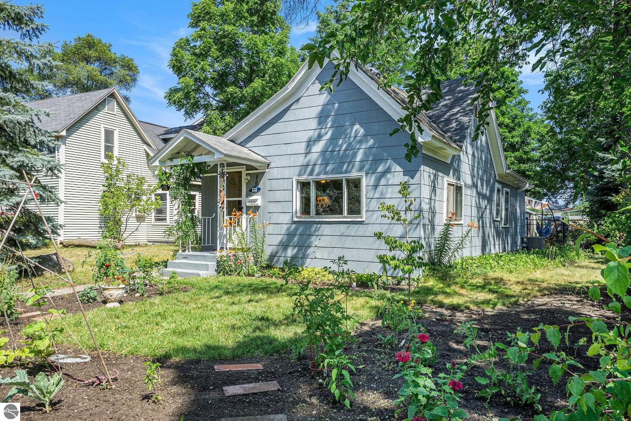 1017 Boyd Ave, Traverse City, MI 49686 - See Est. Value, Schools & More