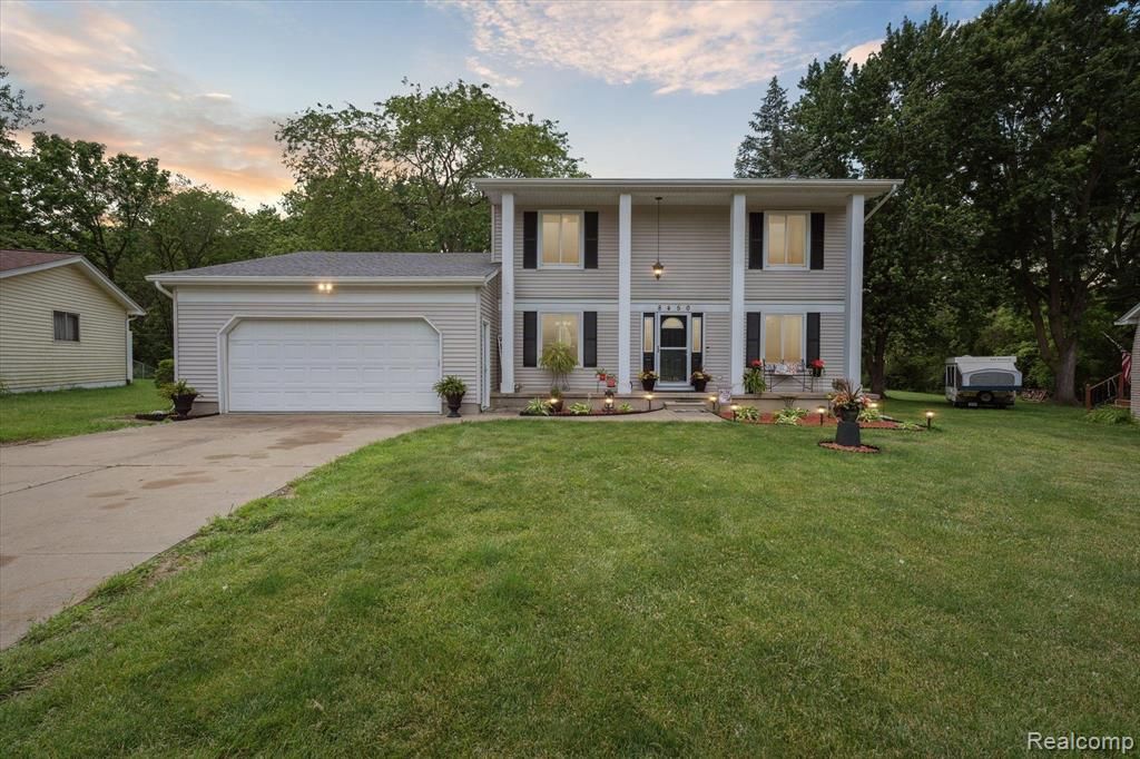 8450 Belle Bluff Dr, Grand Blanc, MI 48439 | Trulia