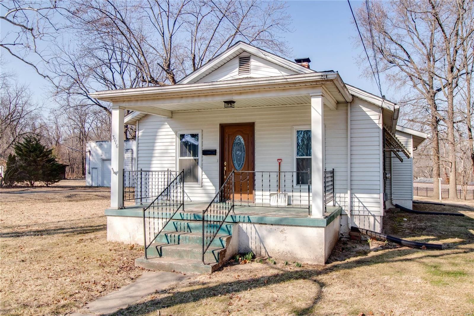 3116 Ray Ave, Alton, IL 62002 - See Est. Value, Schools & More