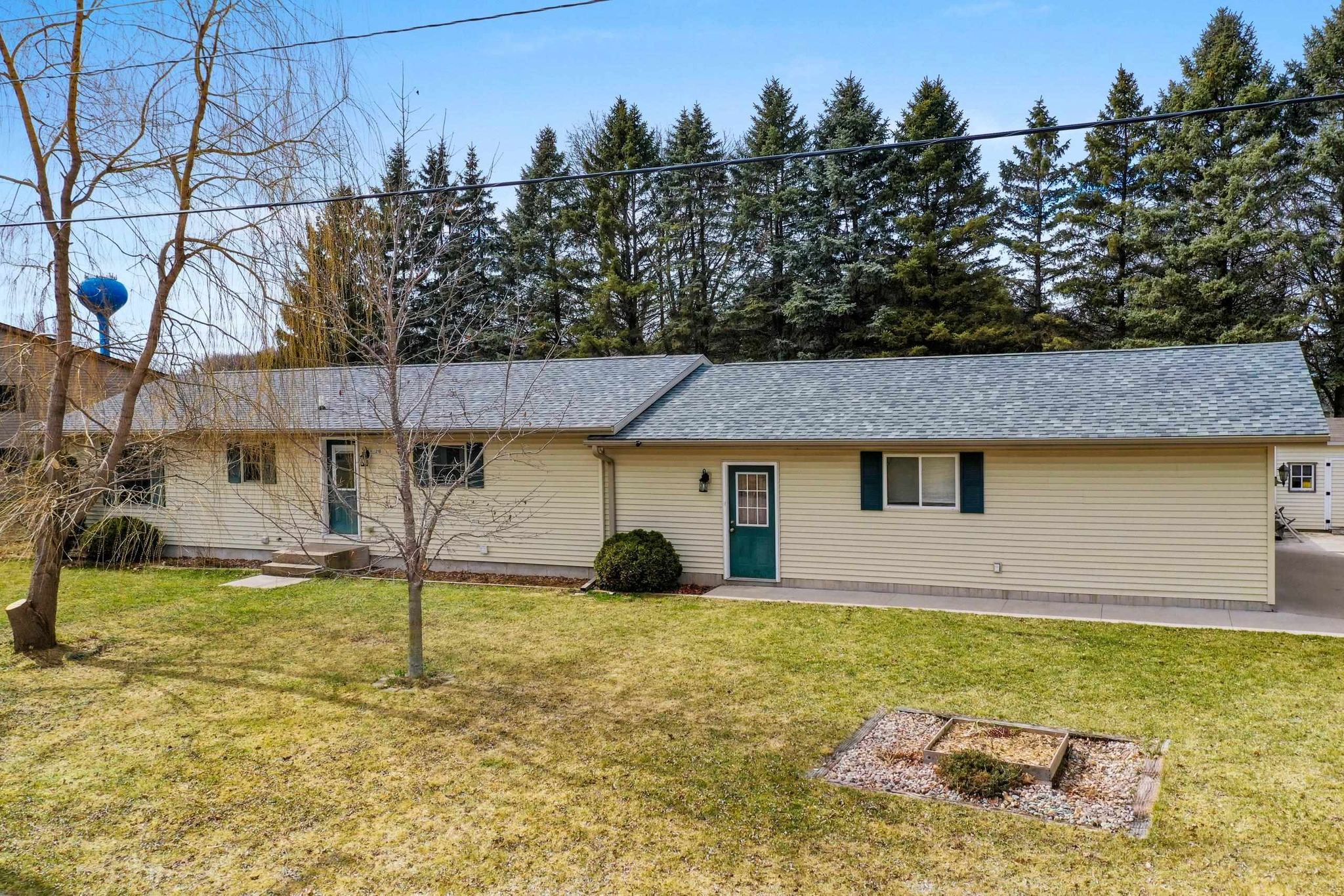 21 Primrose Cir, Clintonville, WI 54929 - See Est. Value, Schools & More