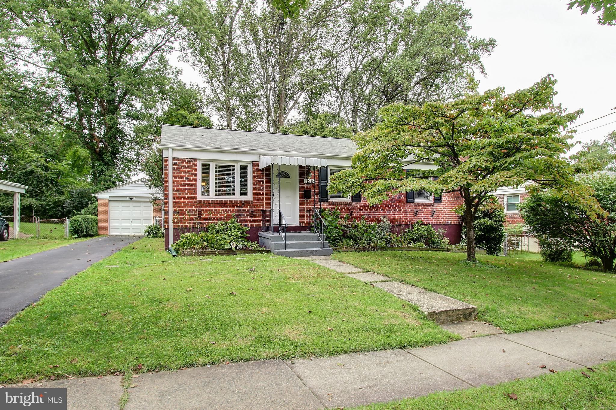 11918 Rocking Horse Rd, Rockville, MD 20852 - See Est. Value, Schools ...