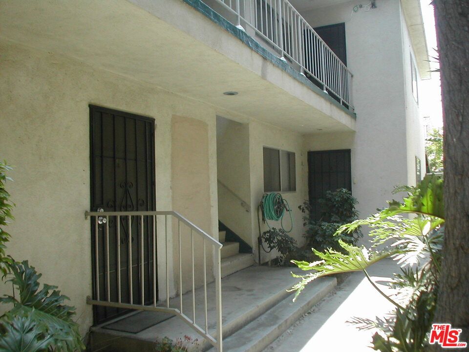 12488 Gilmore Ave #C, Los Angeles, CA 90066 - See Est. Value, Schools ...