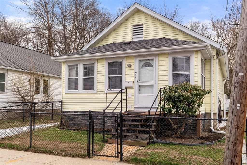 70 Constance Rd, West Roxbury, MA 02132 - See Est. Value, Schools & More