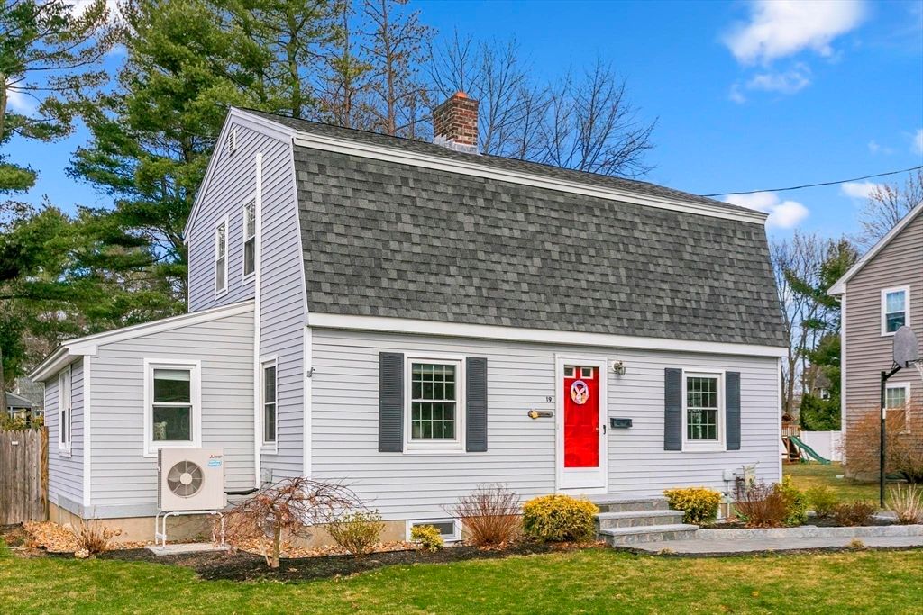 19 Dustin Rd, Reading, MA 01867 - See Est. Value, Schools & More