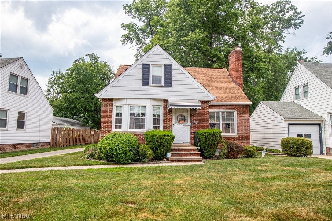 27131 Parkwood Dr, Euclid, OH 44132 - See Est. Value, Schools & More