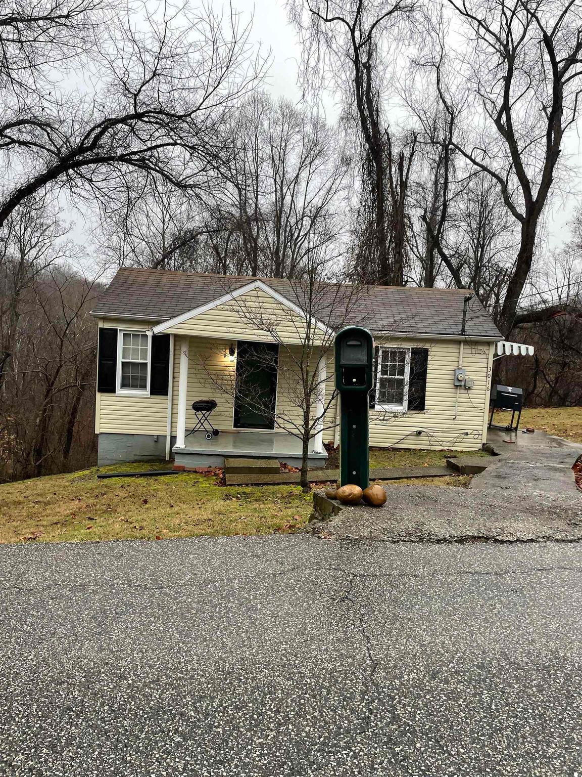 3016 Morgan Ave, Ashland, KY 41102 - See Est. Value, Schools & More