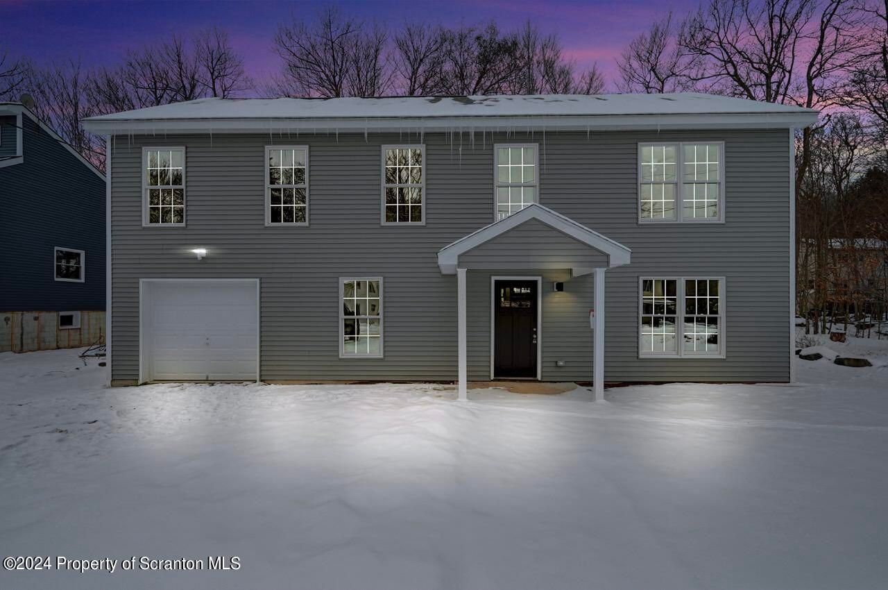 8523 Bumble Bee Way, Tobyhanna, PA 18466 - See Est. Value, Schools & More