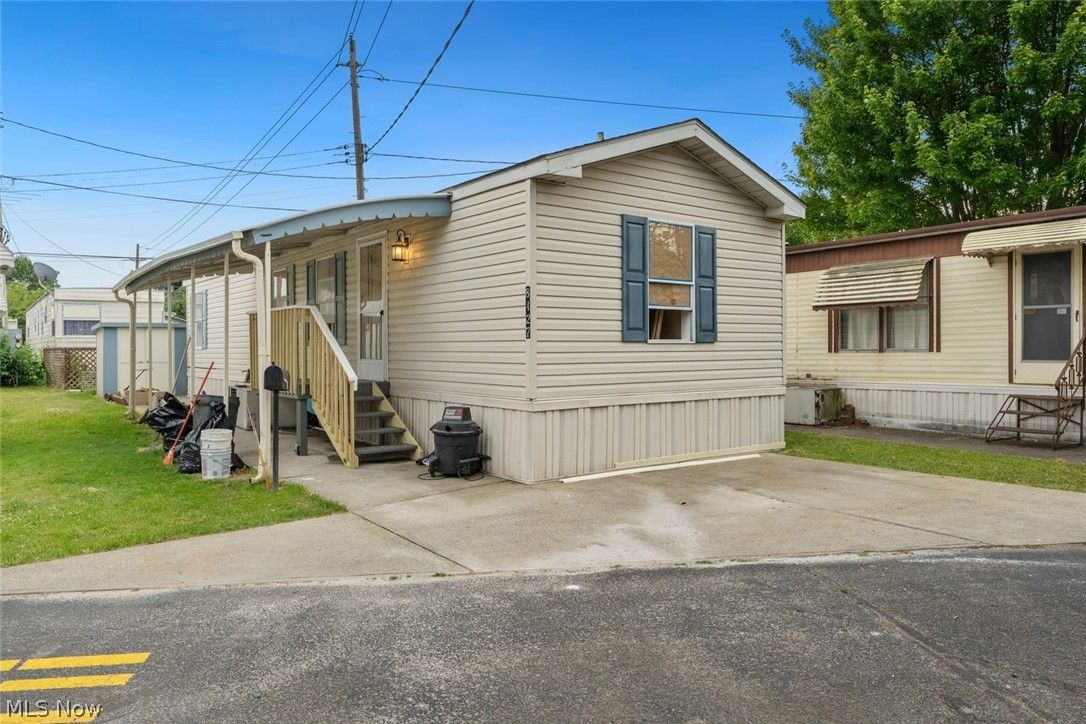 8427 Russell Ln, Cleveland, OH 44144 - See Est. Value, Schools & More