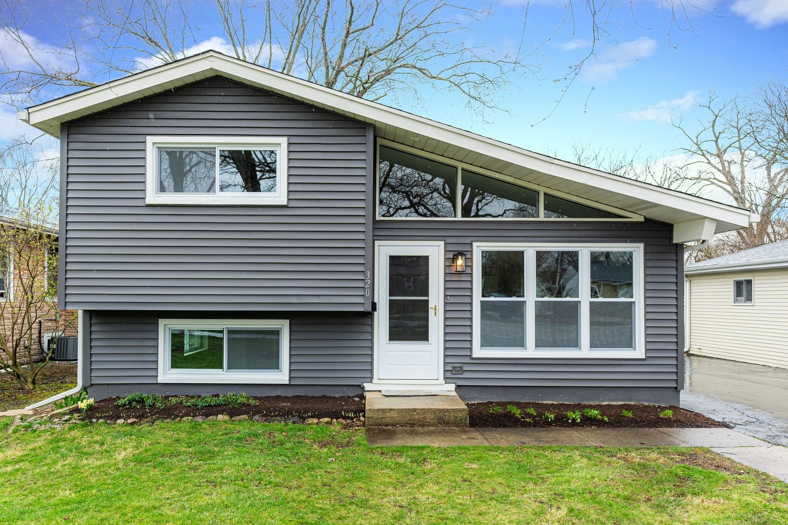 320 S Finley Rd, Lombard, IL 60148 - See Est. Value, Schools & More