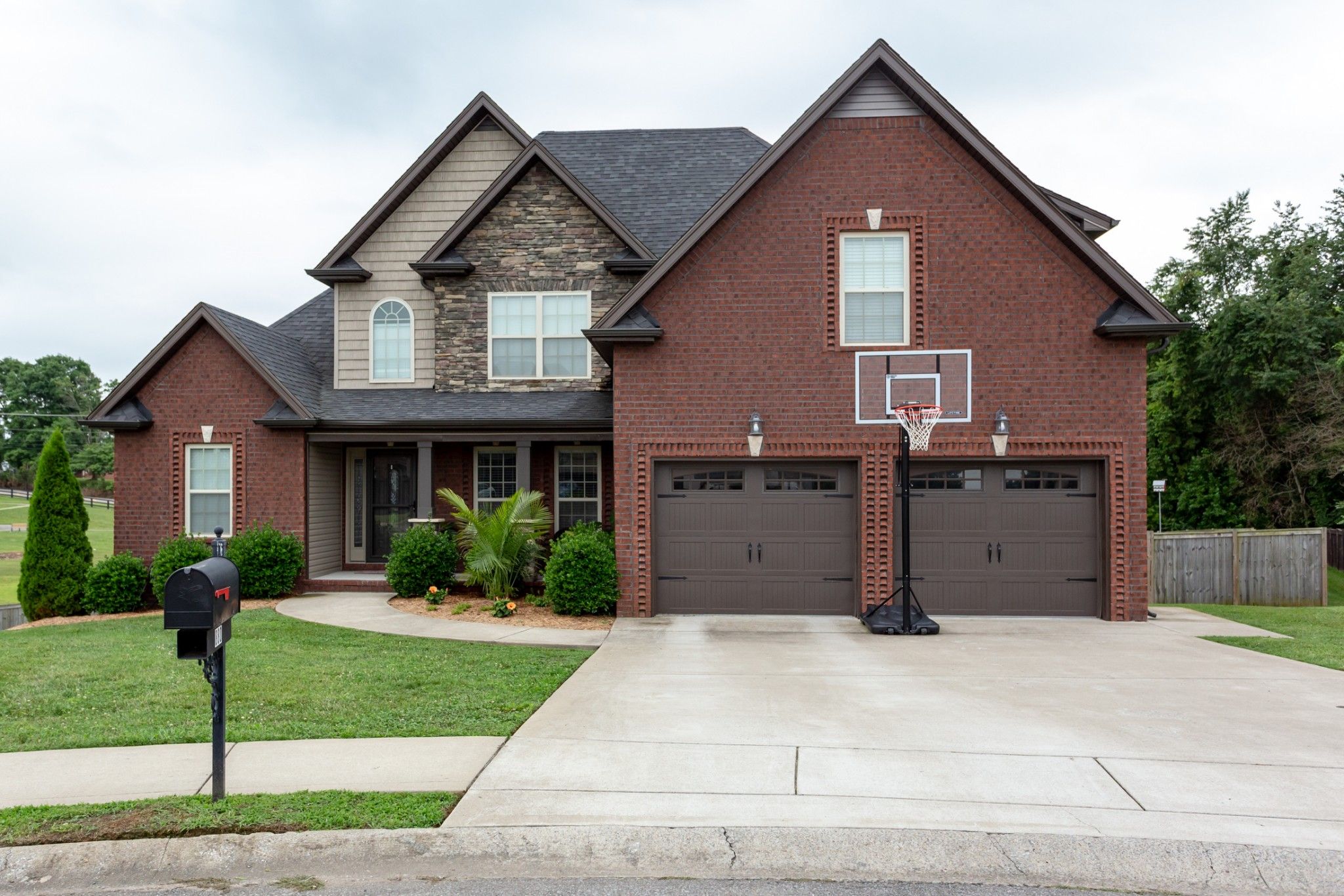 880 Pergola Ct, Clarksville, TN 37043 - See Est. Value, Schools & More