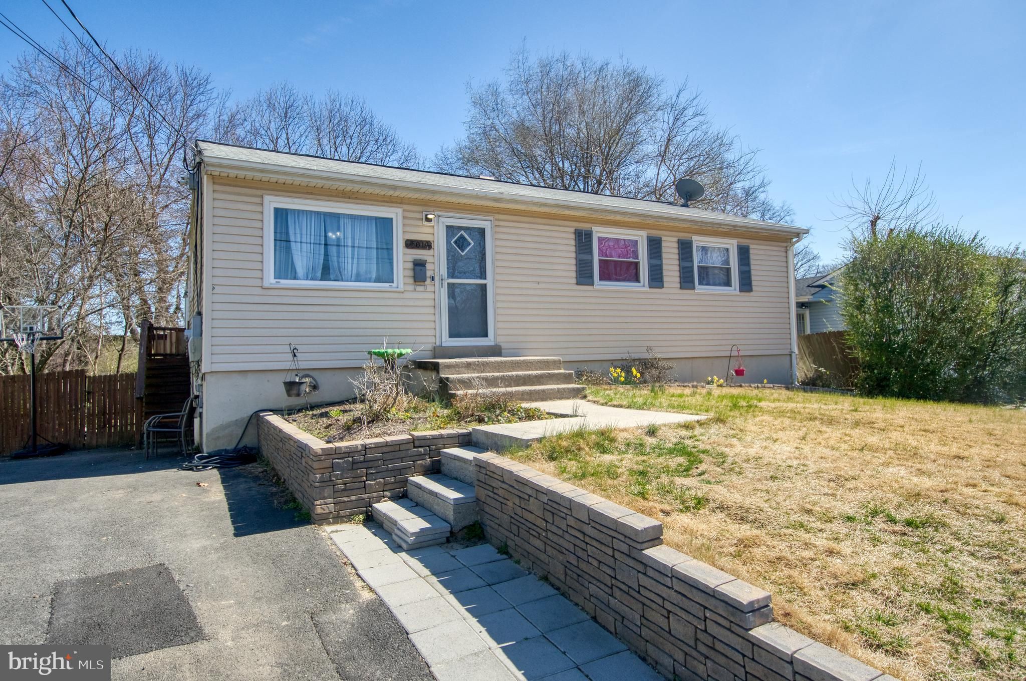 15019 Illinois Rd, Woodbridge, VA 22191 - See Est. Value, Schools & More