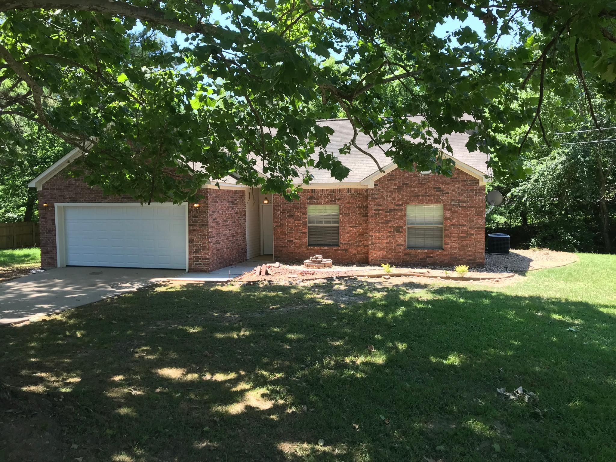 2013 Northshore Dr, Benton, AR 72015 - See Est. Value, Schools & More