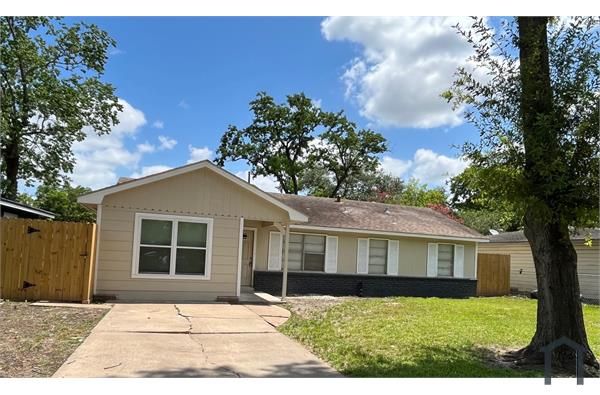 2822 Tidewater Dr, Houston, TX 77045 - See Est. Value, Schools & More