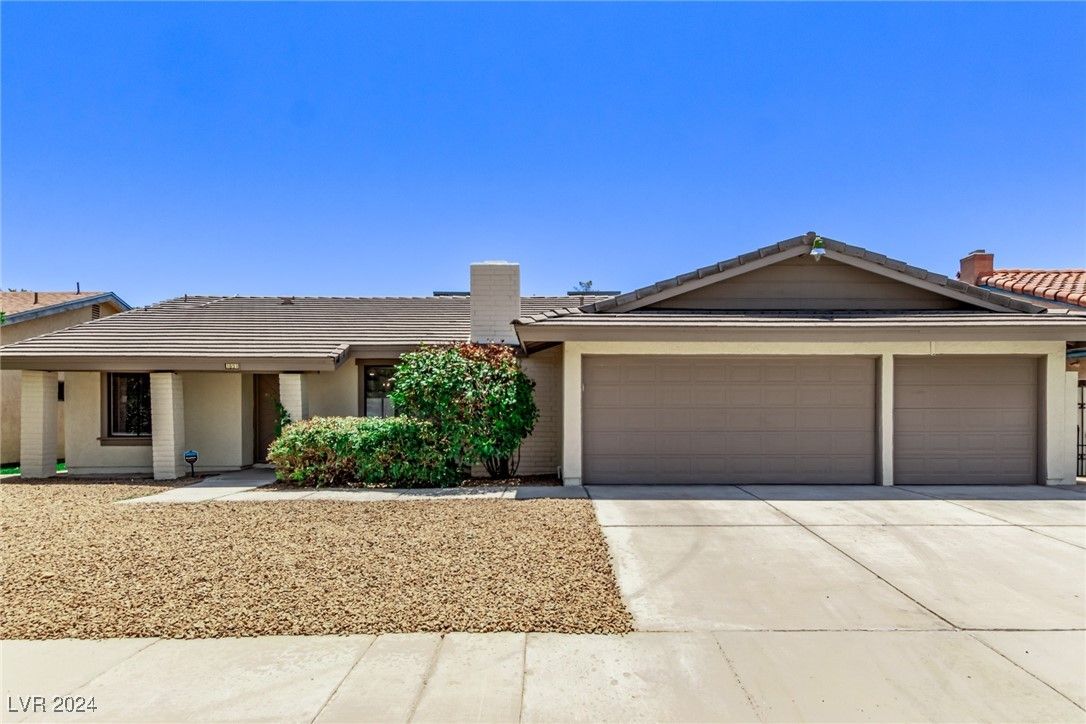 1931 Hallwood Dr, Las Vegas, NV 89119 - See Est. Value, Schools & More