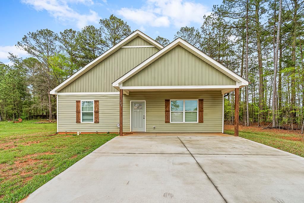 102 Kelli Dr, Greenwood, SC 29649 - See Est. Value, Schools & More