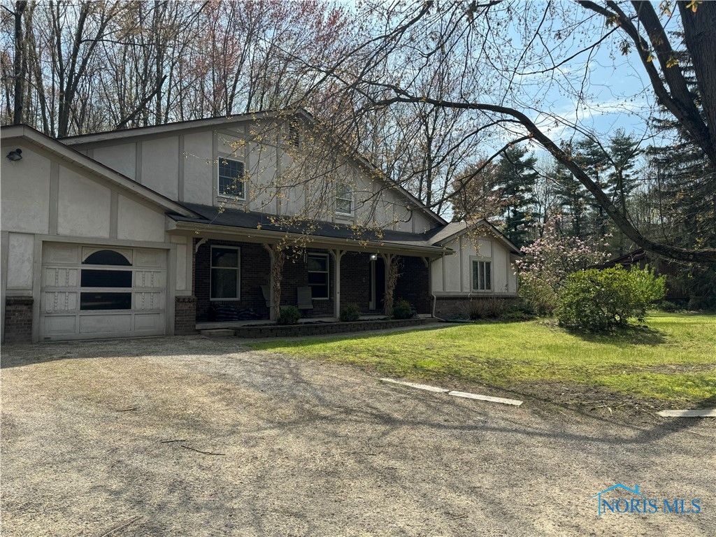 9595 Salisbury Rd, Monclova, OH 43542 - See Est. Value, Schools & More