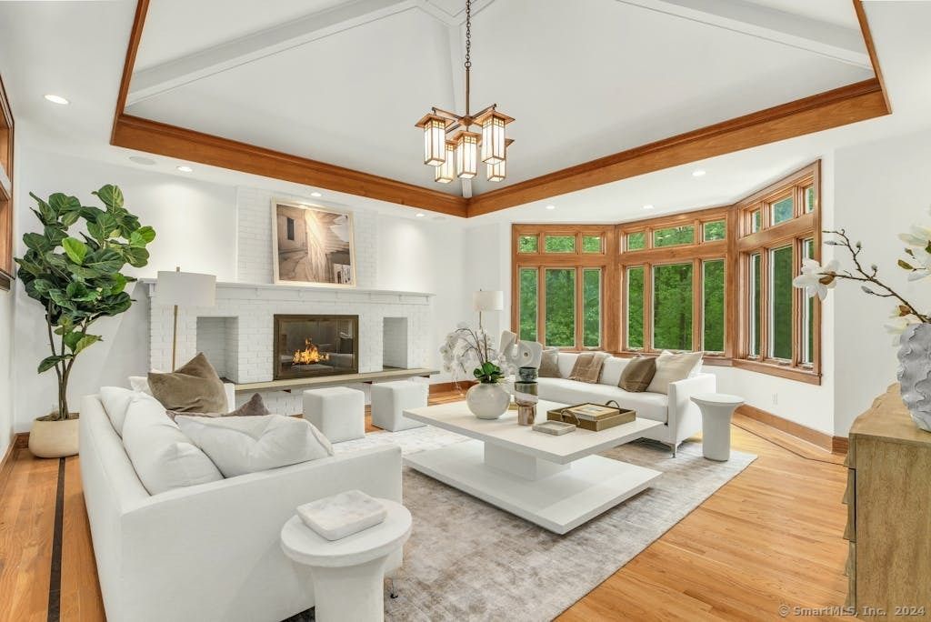 1315 Smith Ridge Road, New Canaan, CT 06840 - See Est. Value, Schools ...