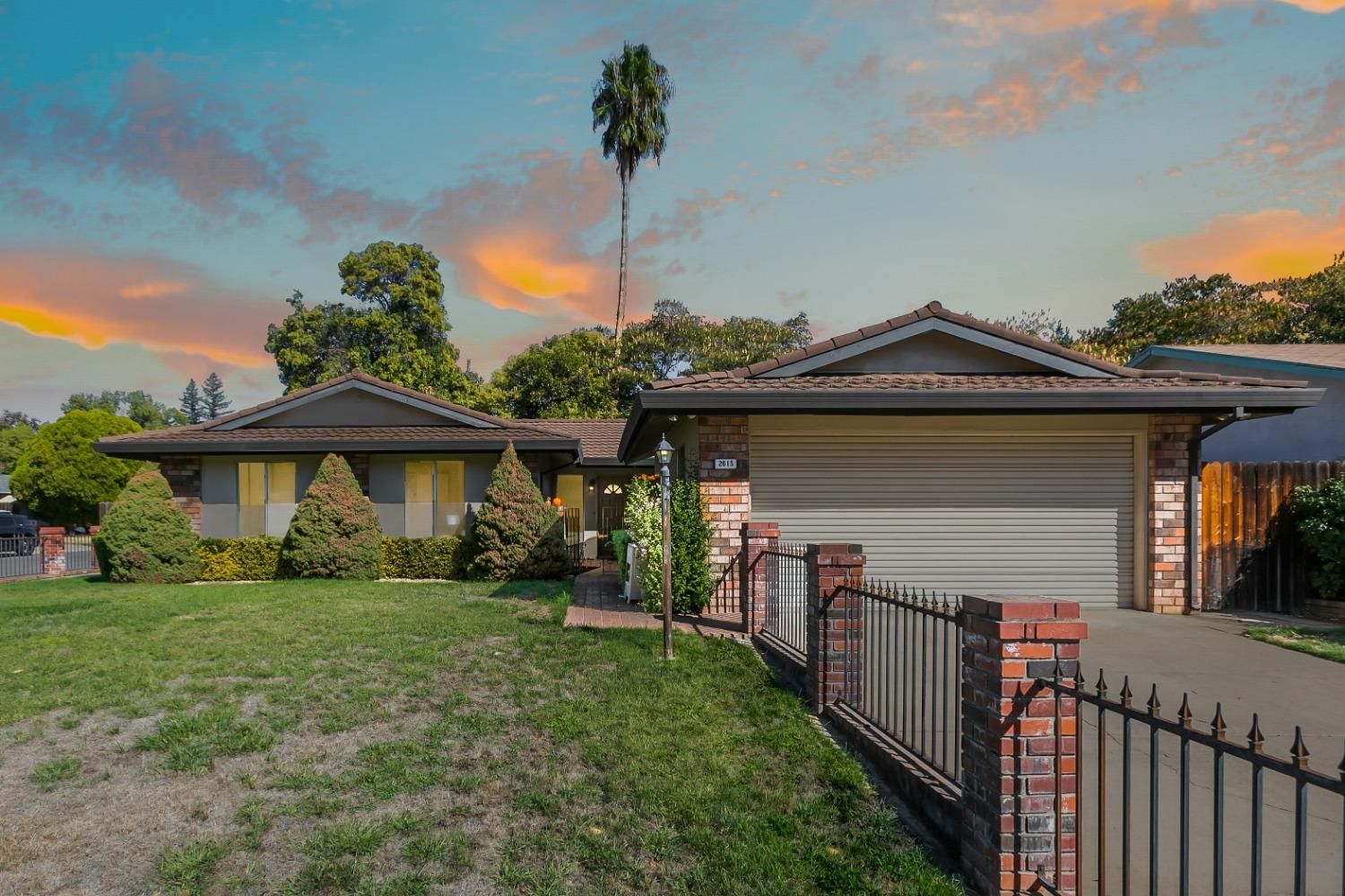 2615 Water Tree Way, Sacramento, CA 95826 - See Est. Value, Schools & More