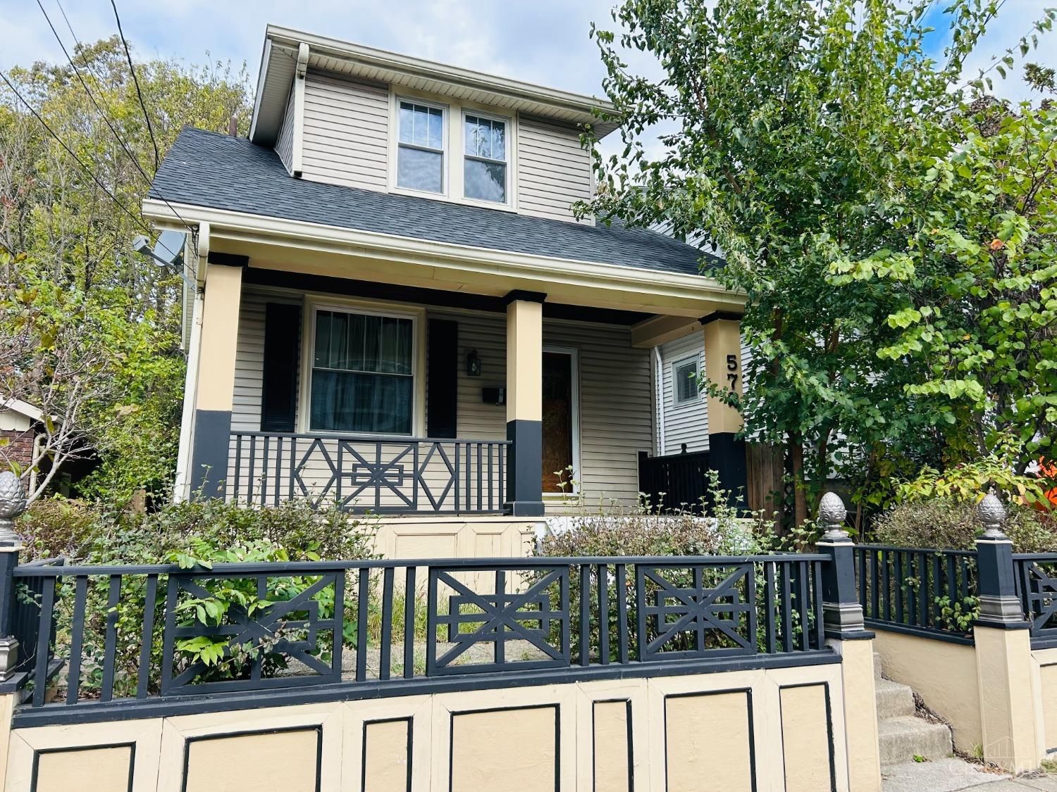 572 Flatt Ter, Cincinnati, OH 45232 - See Est. Value, Schools & More