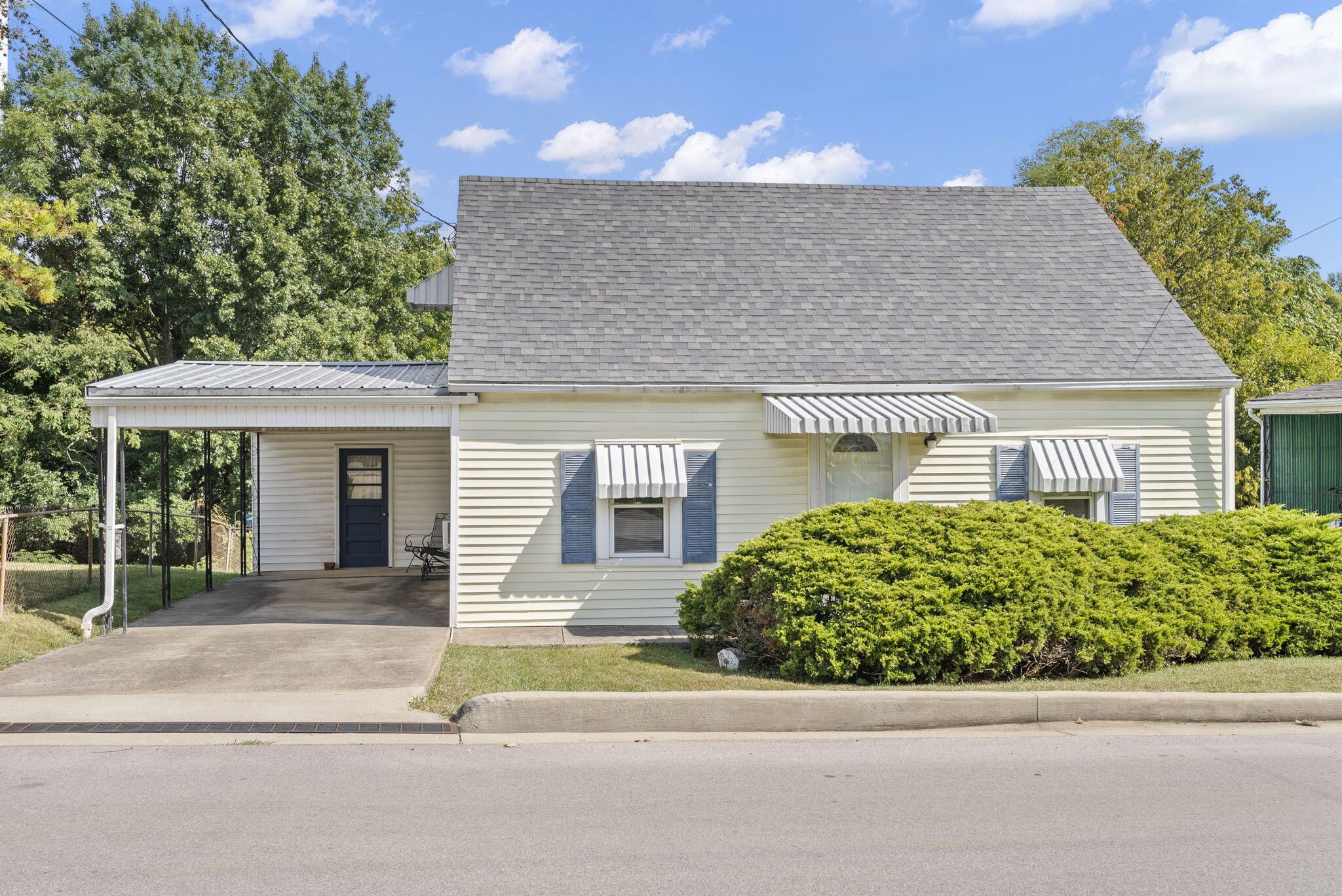 220 Springdale Ave, Cynthiana, KY 41031 - See Est. Value, Schools & More