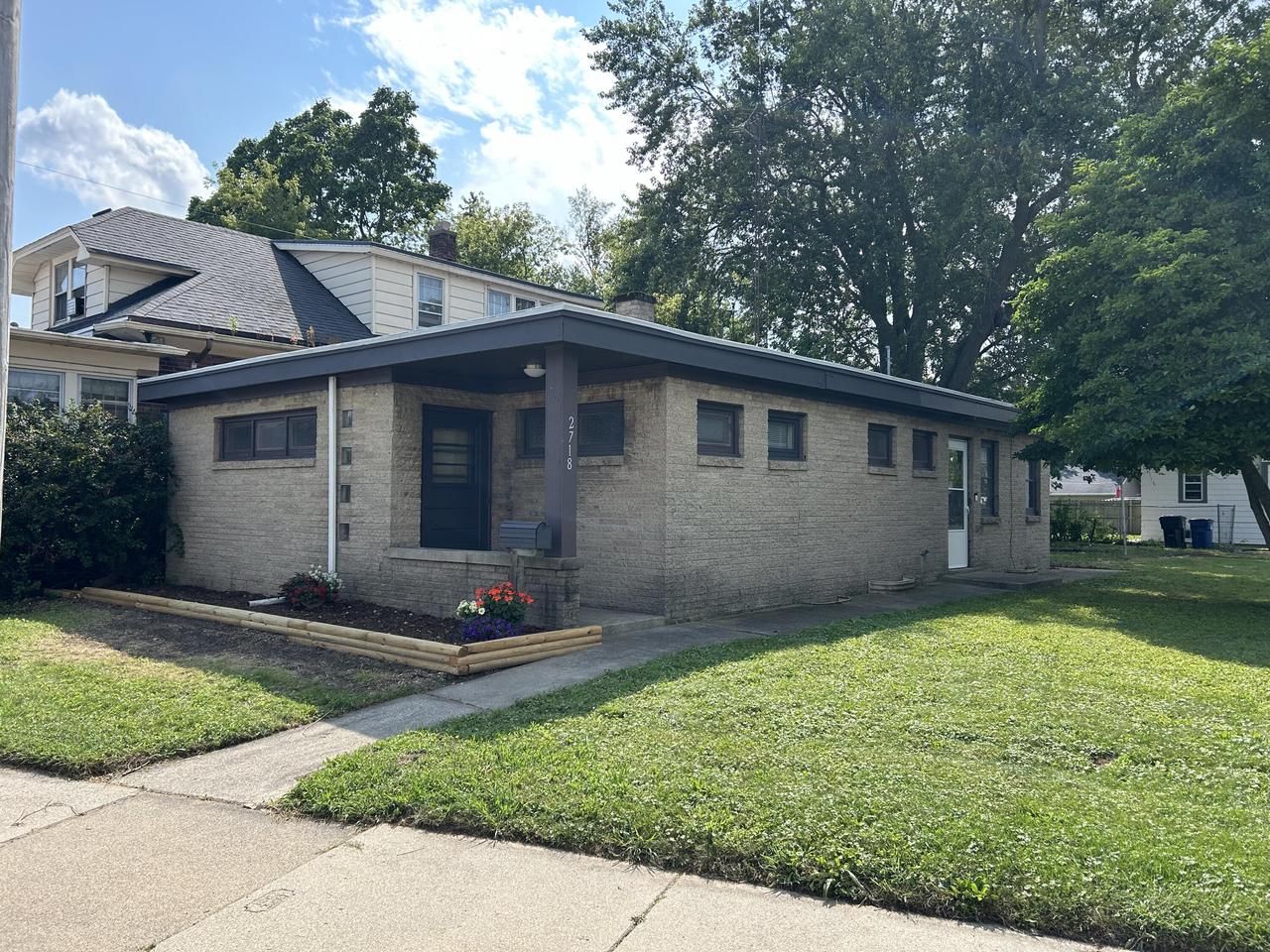 2718 Douglas AVENUE, Racine, WI 53402 - See Est. Value, Schools & More