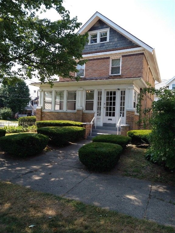 1362 W 9th St, Erie, PA 16502 - See Est. Value, Schools & More