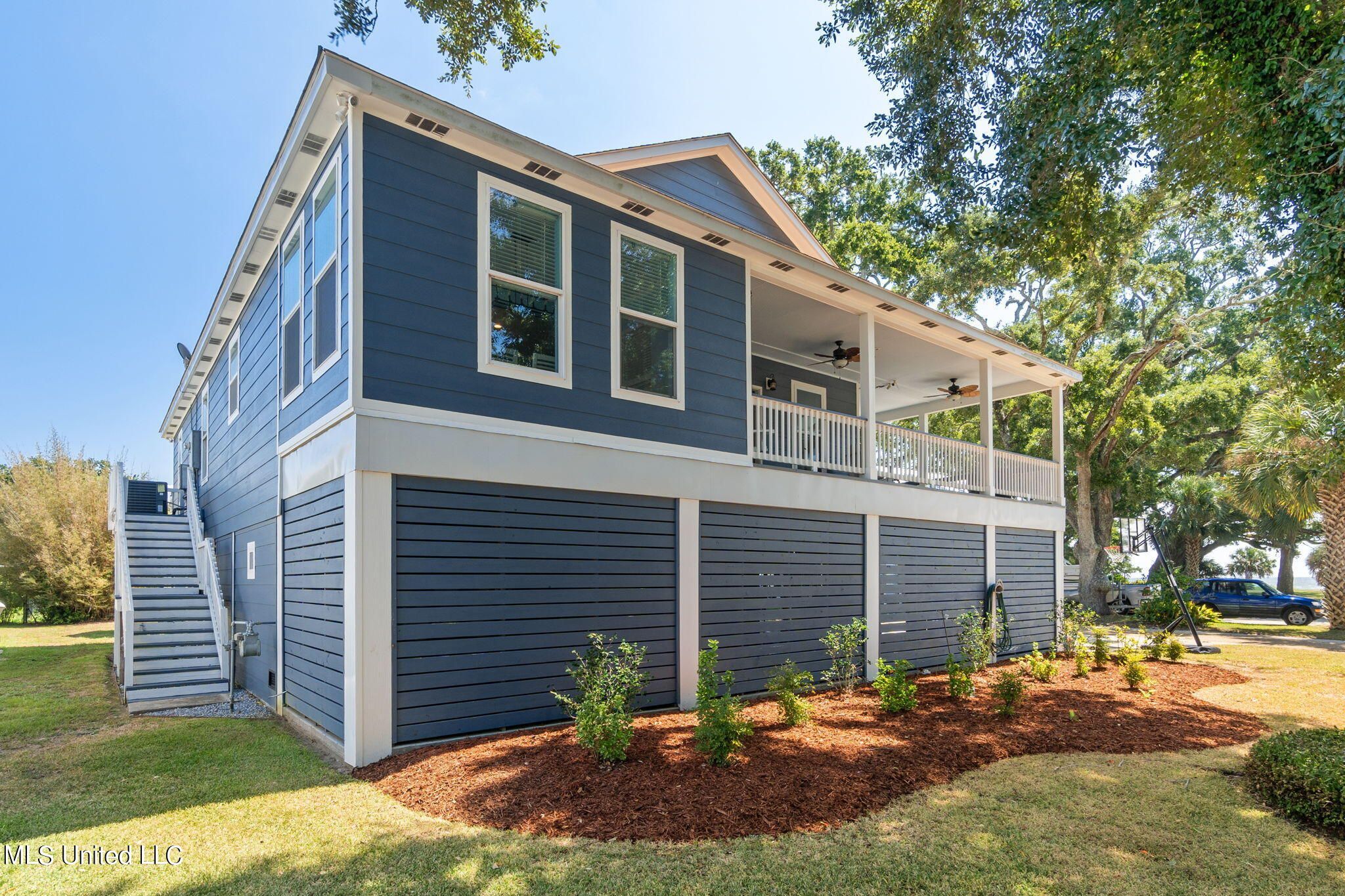 102 Barkley Dr, Pass Christian, MS 39571 - See Est. Value, Schools & More