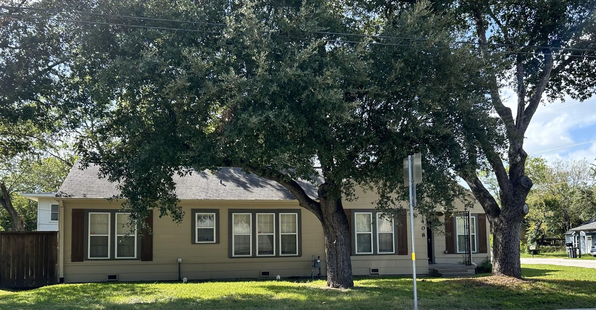 408 N Coulter Dr, Bryan, TX 77803 - See Est. Value, Schools & More