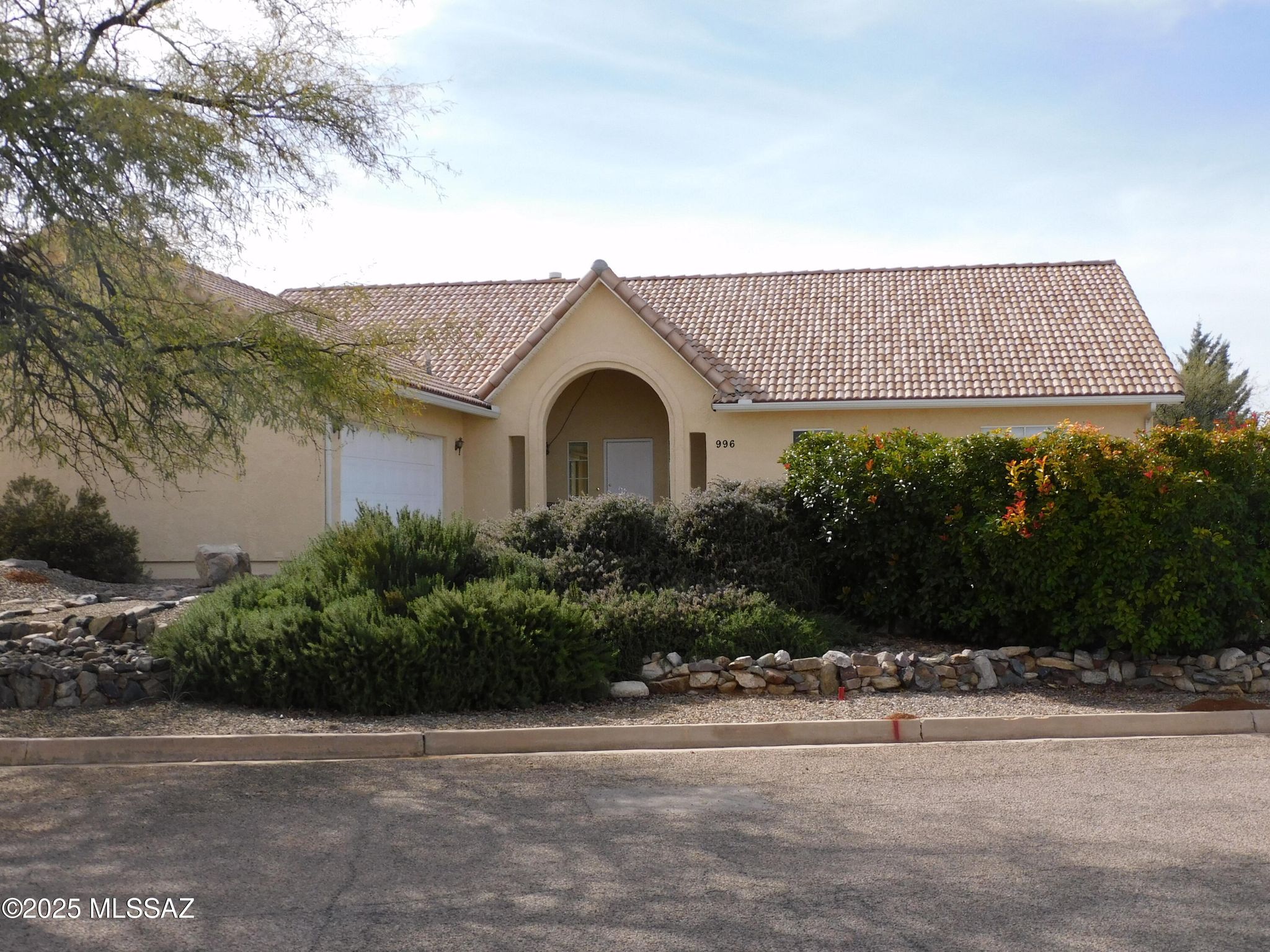 996 E Geneva St, Pearce, AZ 85625 - See Est. Value, Schools & More