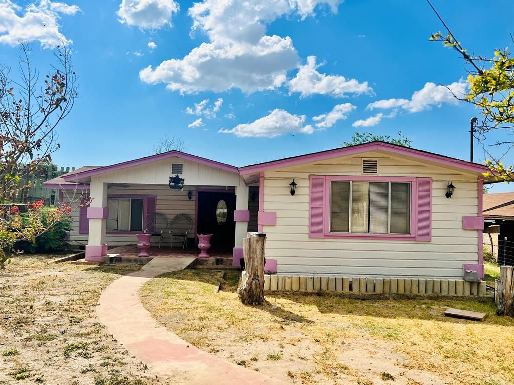 645 Colorado St, Eagle Pass, TX 78852 - See Est. Value, Schools & More