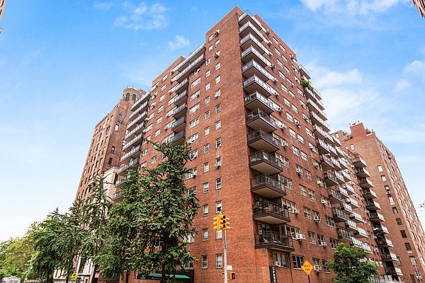 85 E End Ave #2K, New York, NY 10028 - See Est. Value, Schools & More